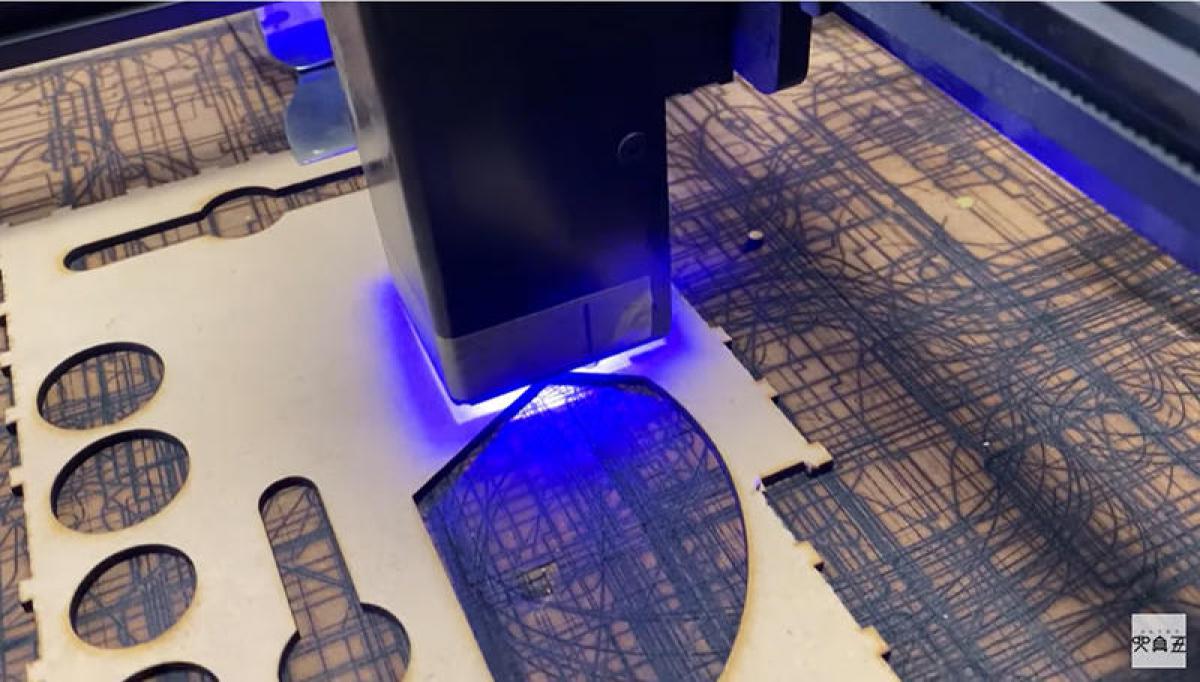 【連載】文具王の動画解説 #253 smartDIYs「fabool laser mini 3.5w」、PROXON「卓上フライス」｜