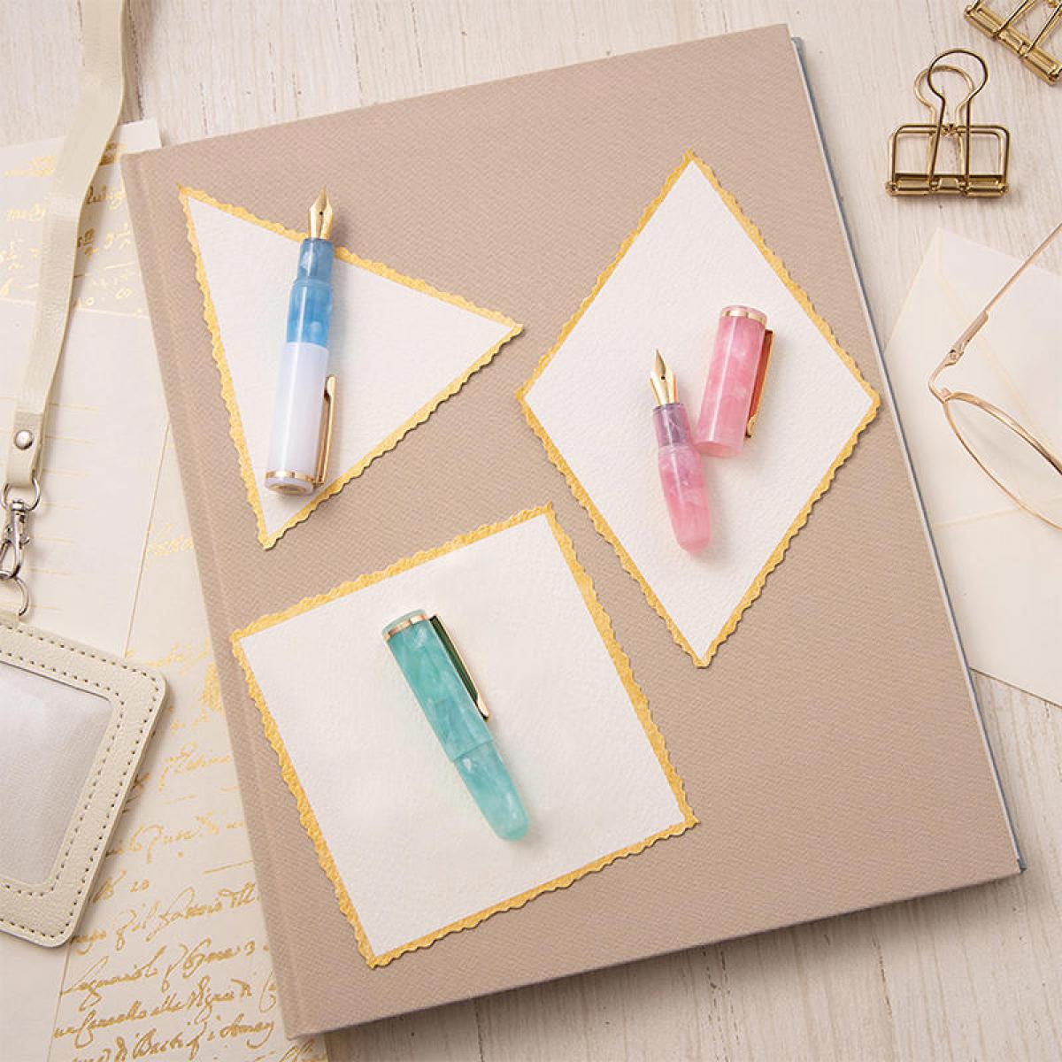 【新製品】ミニチュアサイズの万年筆 「Puchico」に待望の新色登場｜